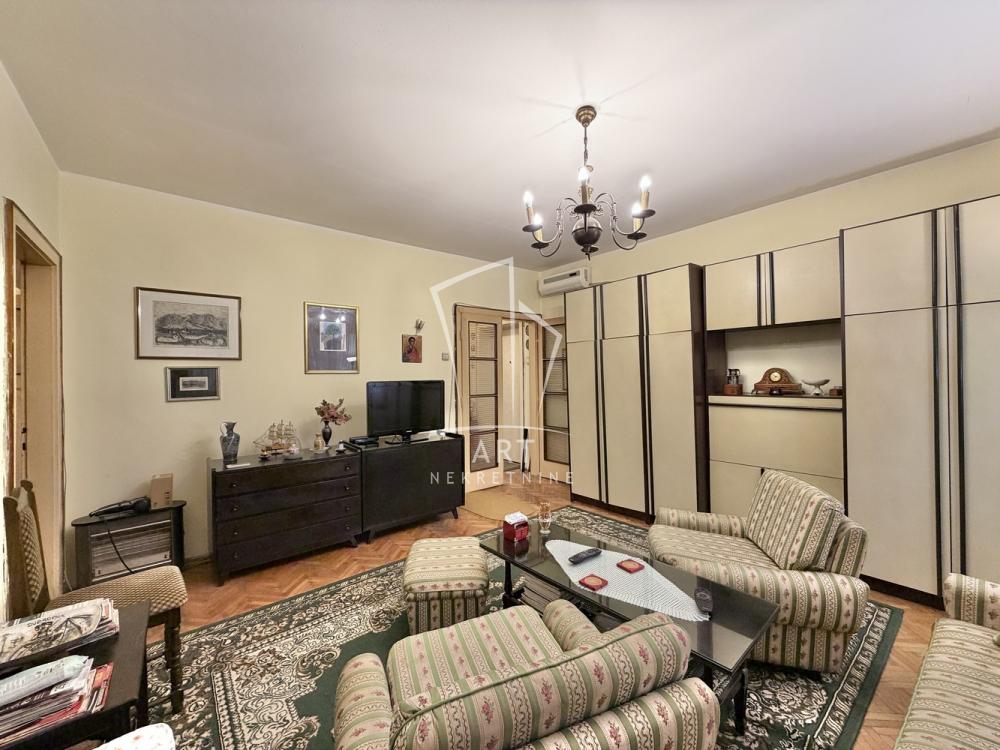 Krunska, odličan i za PP ID#15455
394.800 €