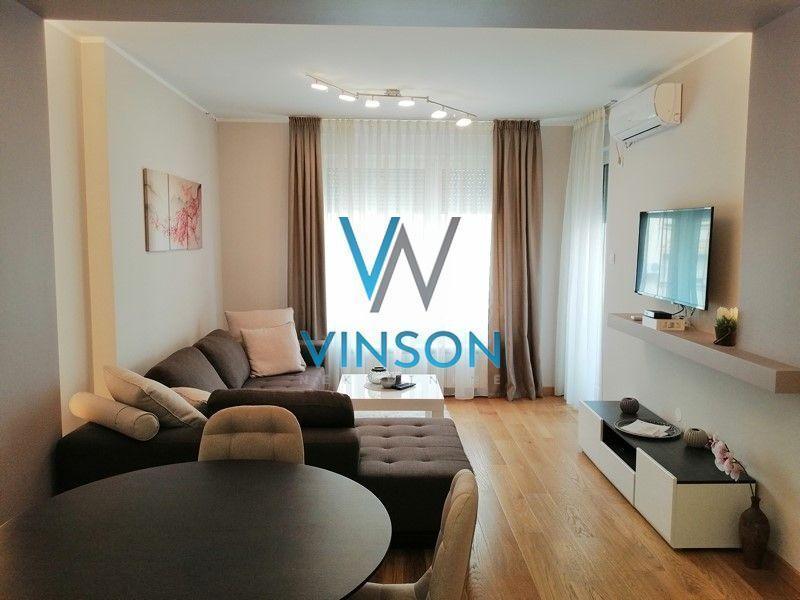 Novi Sad, Centar - Uknjižen dvoiposoban stan ID#1001230
311.480 €