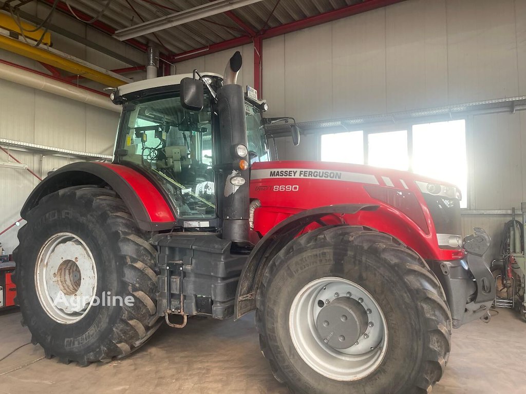 Massey Ferguson 8690 Dyna VT traktor točkaš