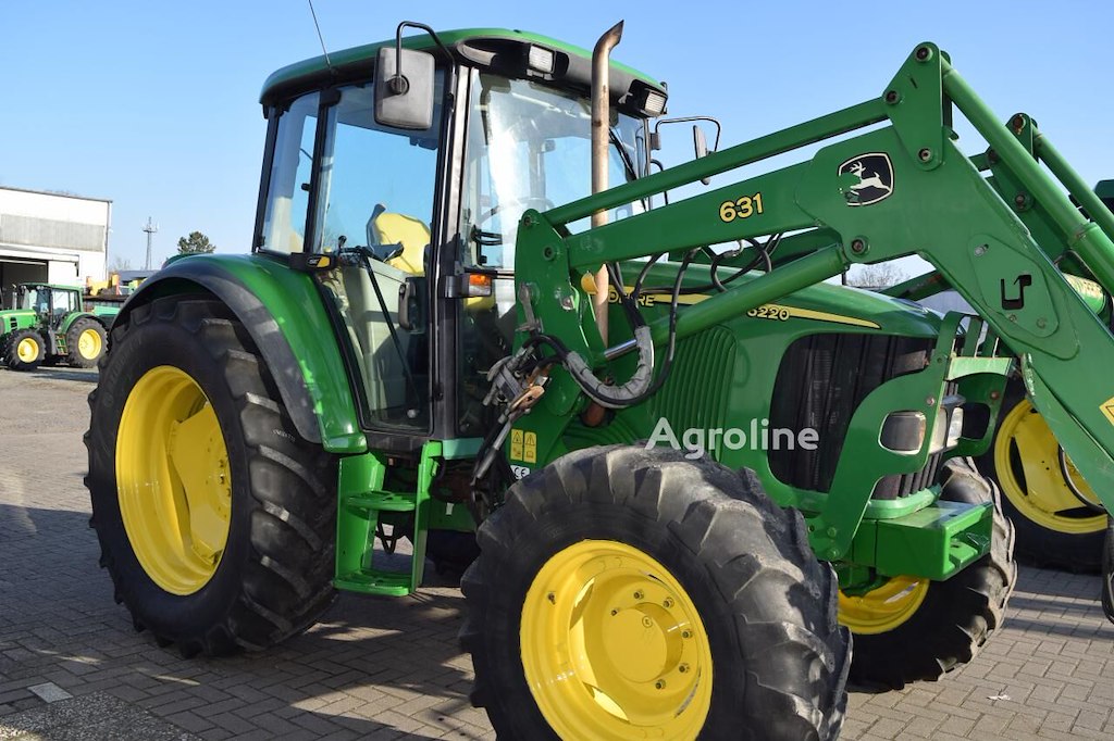 John Deere 6220 traktor točkaš