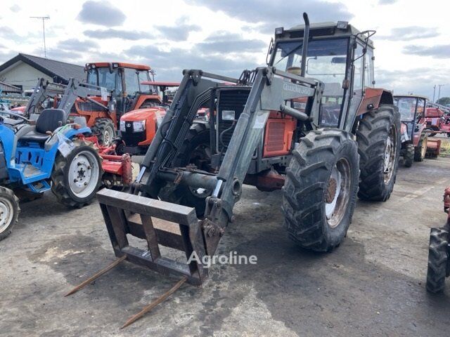Massey Ferguson TRACTOR(Massey Ferguson) traktor točkaš
