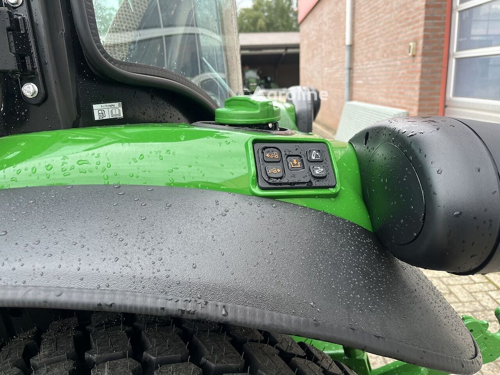 Novi John Deere 4066R traktor točkaš