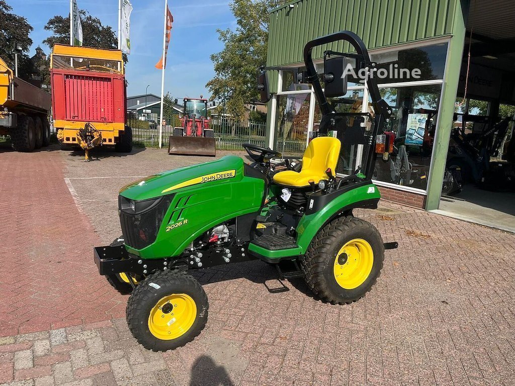 John Deere 2026R mini traktor