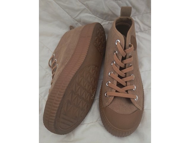 Reserved duboke patike 33