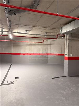 Garažno mesto sa ostavom Lux Novogradnja Ustanička