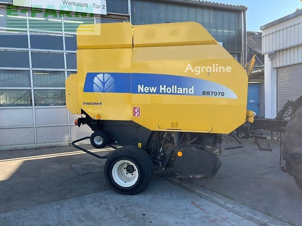 New Holland br 7070 balirka za četvrtaste bale
