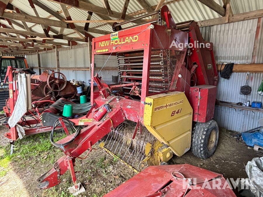 Prodaje se New Holland 841 balirku za okrugle bale na aukciji