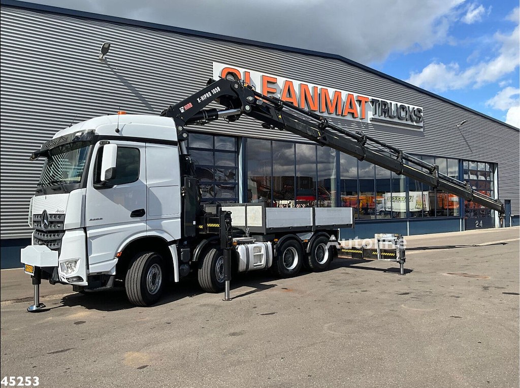 Mercedes-Benz Arocs 3253 8x4 Hiab 105 Tonmeter laadkraan kamion s ravnom platformom