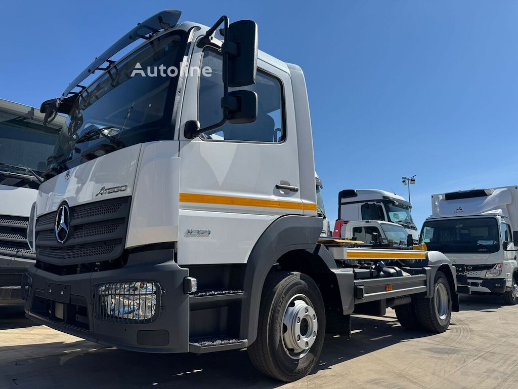 Novi Mercedes-Benz Atego kamion rol kiper