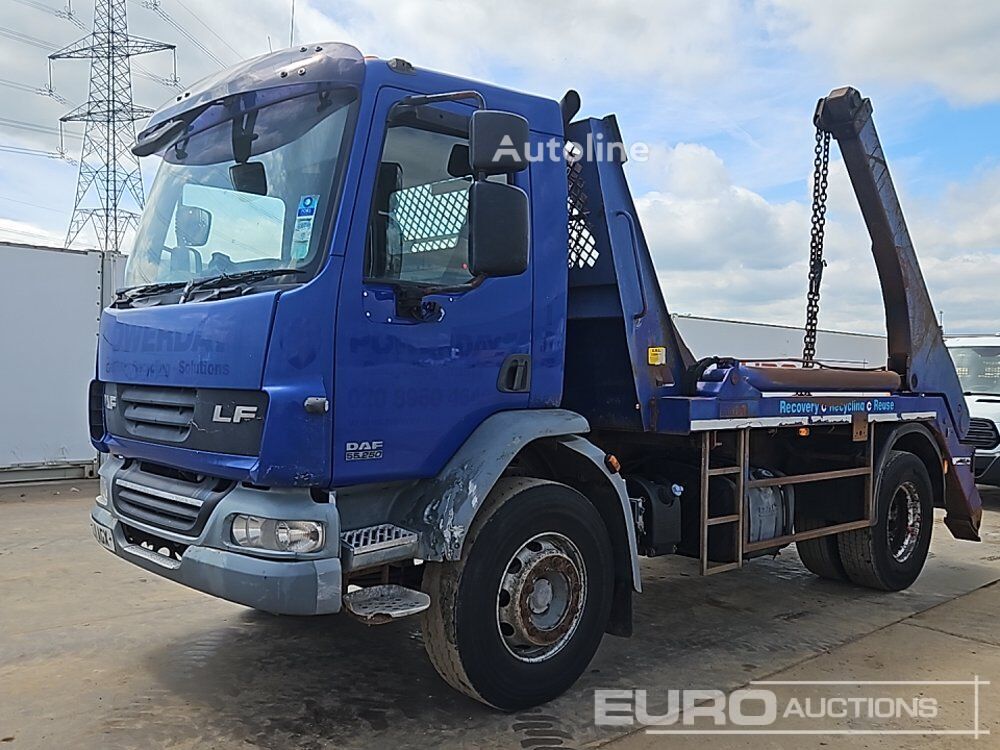 Prodaje se DAF LF55.250 kamion podizač kontejnera na aukciji