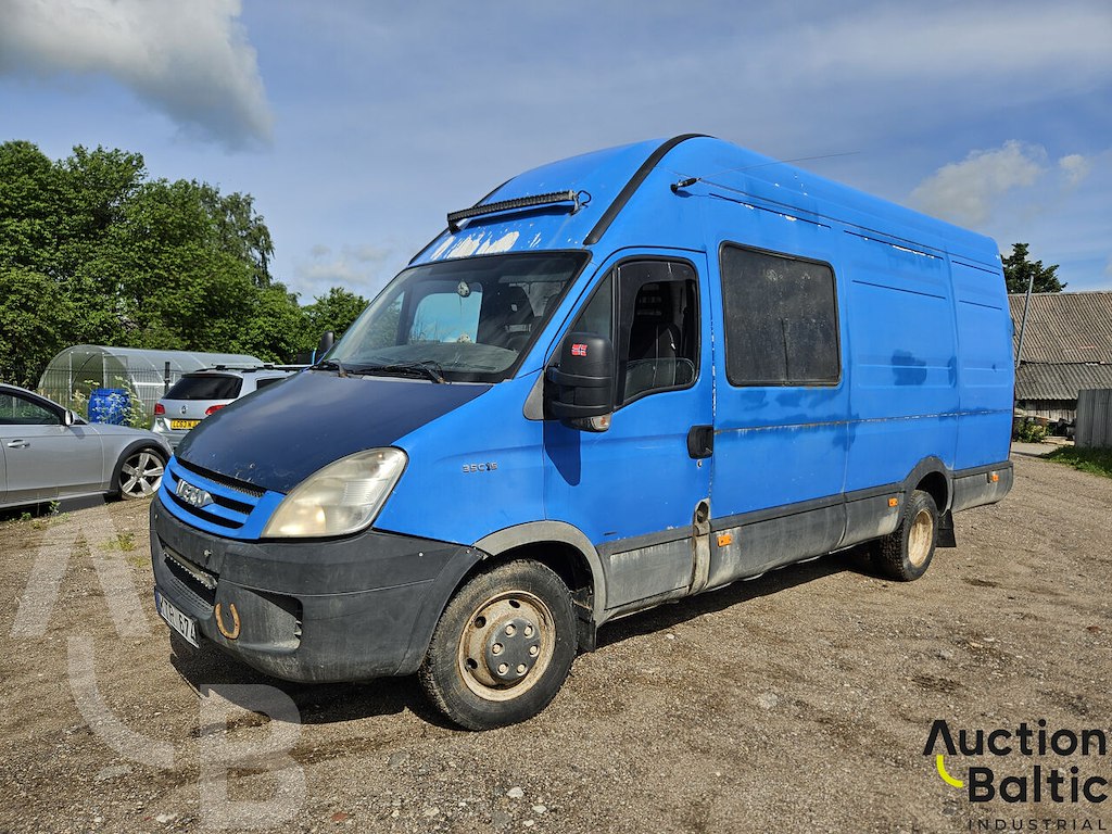 Prodaje se IVECO 35C15V minibus furgon na aukciji