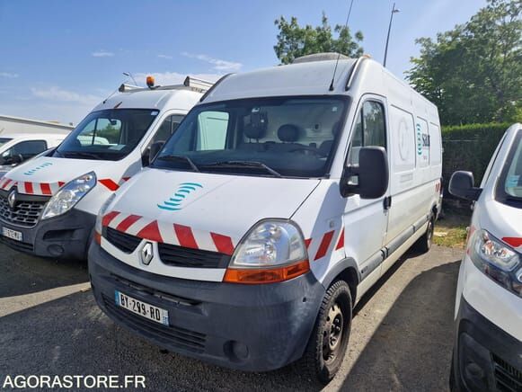 Prodaje se Renault Master minibus furgon na aukciji