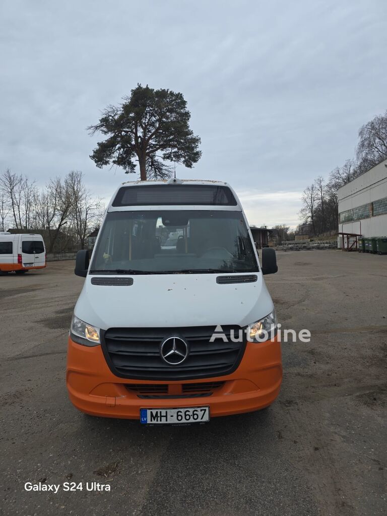 Mercedes-Benz Sprinter putnički minibus