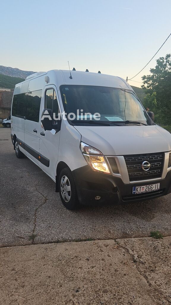 Nissan NV400 kombi minibus