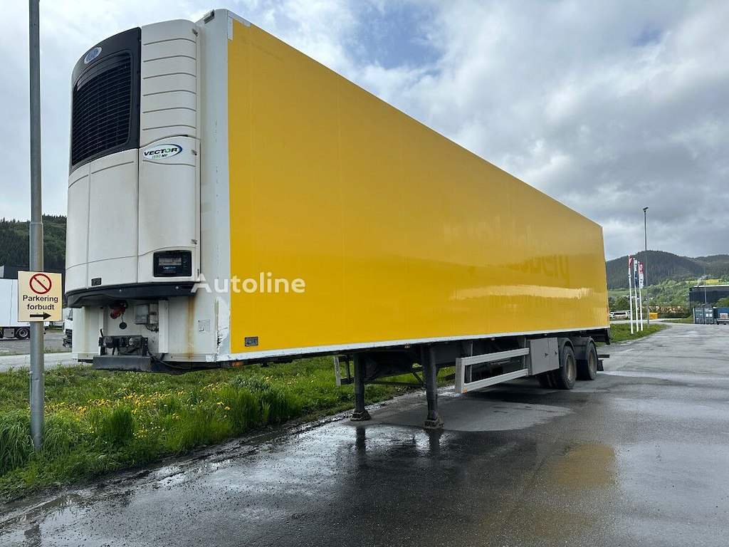 Prodaje se HFR Bussbygg kjøletralle / City tralle med Carrier Vector 1950 MT og poluprikolicu hladnjaču na aukciji
