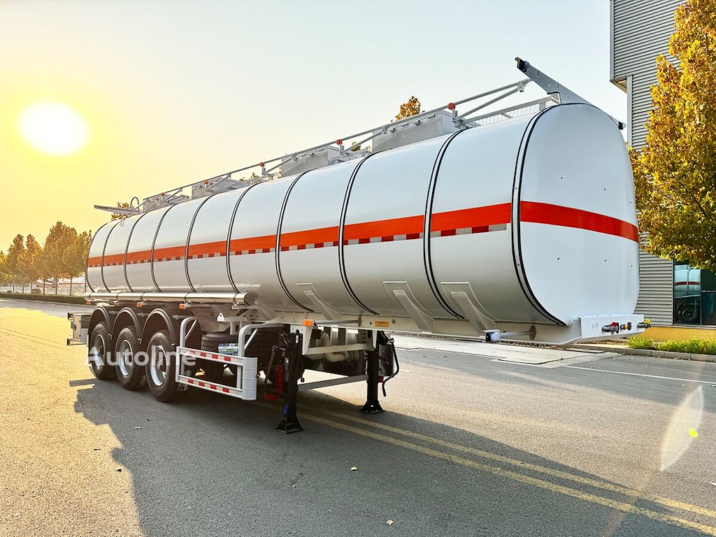 Novi CHIV Trailer CHIV Trailer 3 Axle 30m³ Insulated Oil Tanker Trailer prikolica cisterna za gorivo