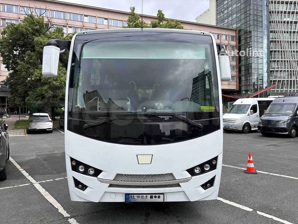 Isuzu Novo prigradski autobus