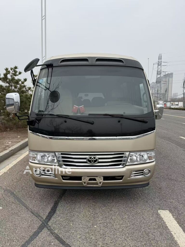 Toyota Coaster prigradski autobus