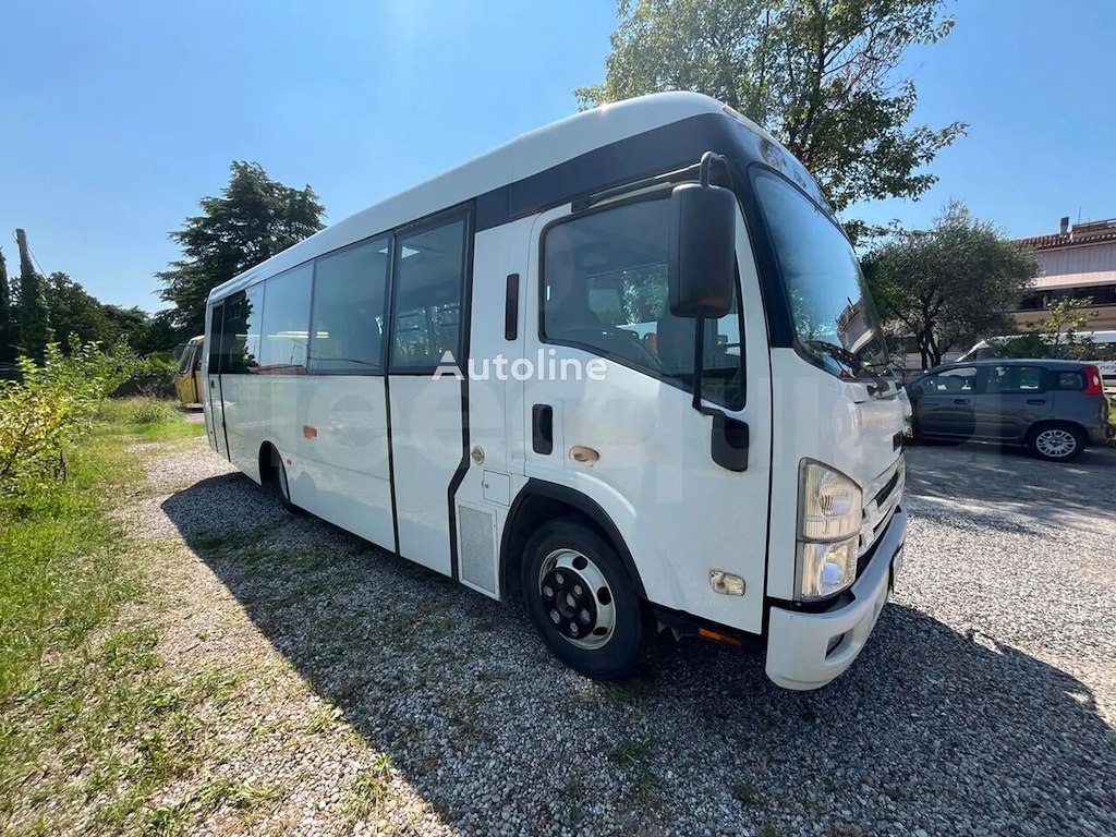 Isuzu Turquoise školski autobus