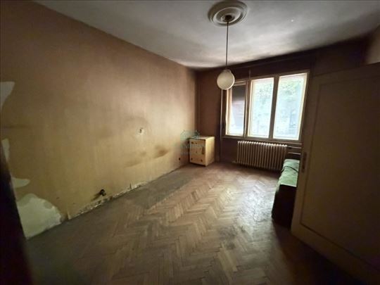 Tašmajdan, salonac za renoviranje