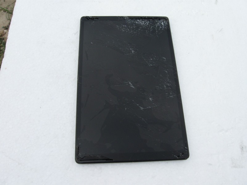 4.LENOVO Dolby ATMOS tablet za delove