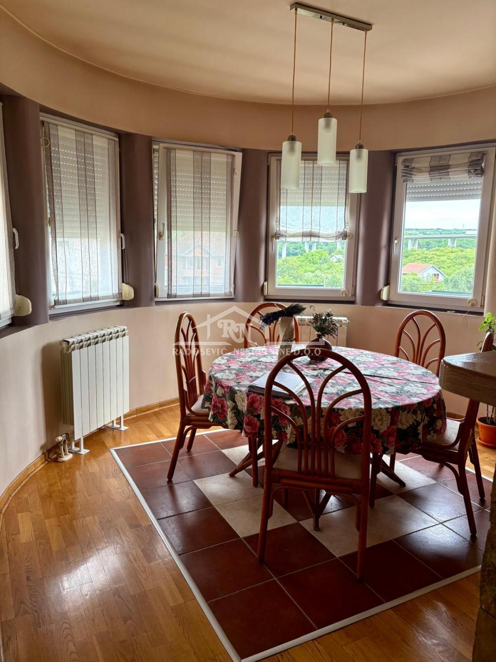 Baš-Čelika, Četvorosoban stan na prodaju, 89m2, 170.000€