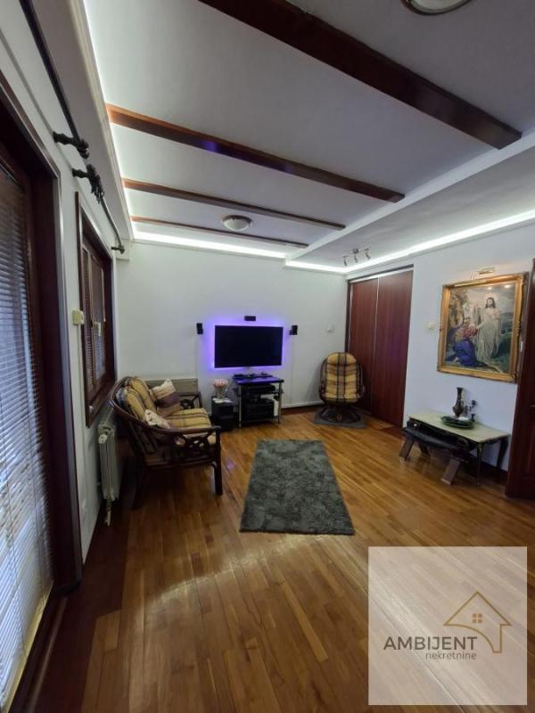 Četvorosoban stan na prodaju, 104m2, 410.000€