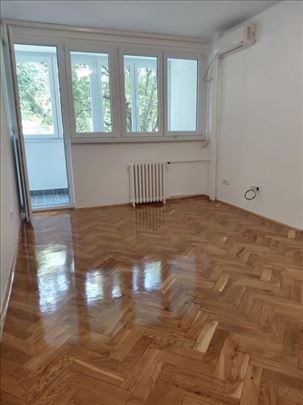 Novi Beograd-Stari Merkator-Dvoiposoban-Polunamešt