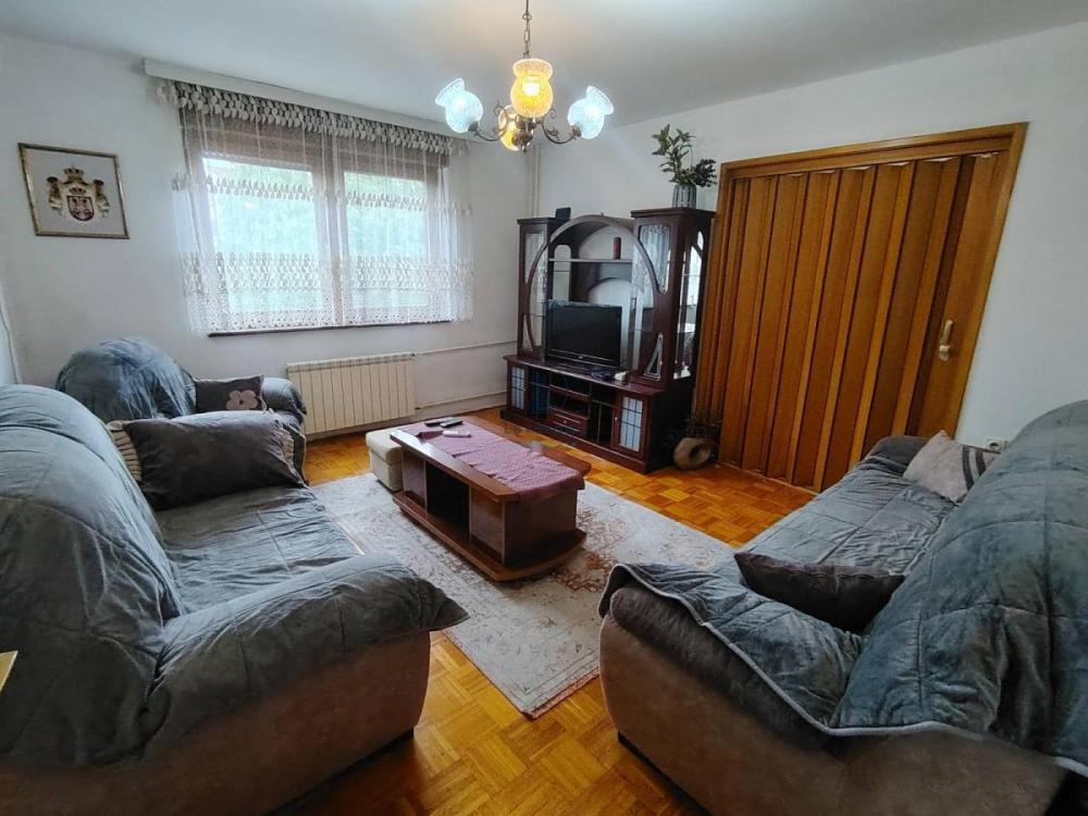 Akrobate Aleksića, Dvosoban stan za izdavanje, 55m2, 400€