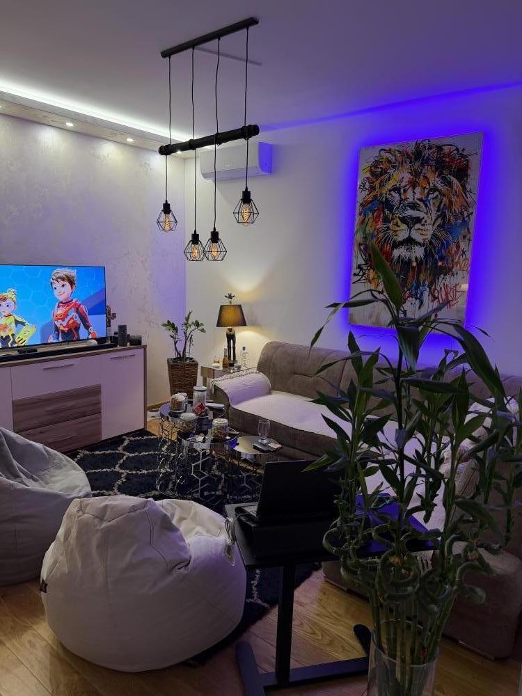 Dvosoban stan za izdavanje, 55m2, 175€