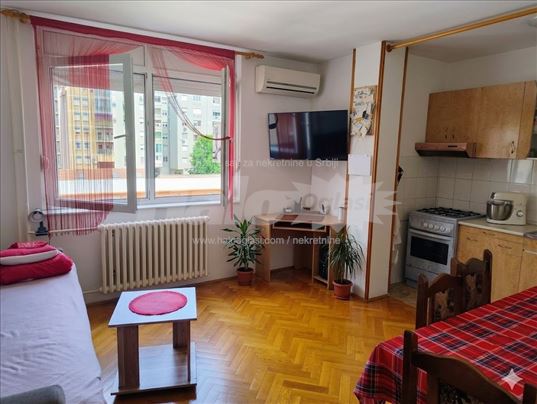 Garsonjera na Novoj Detelinari, 23kvm, namestena