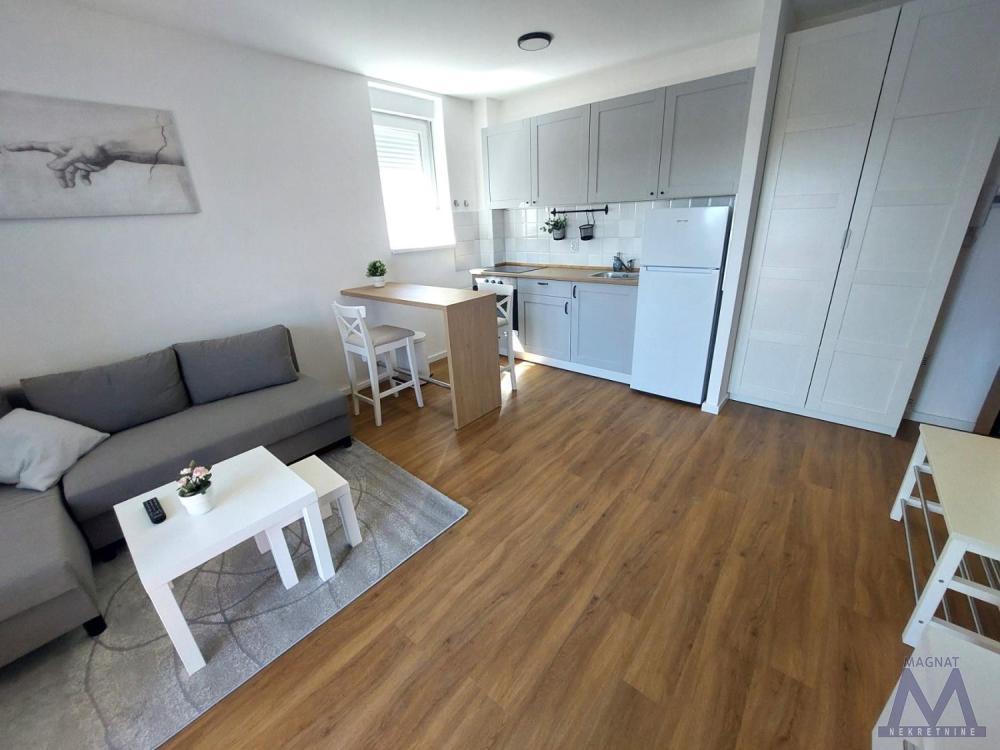 Jednoiposoban stan za izdavanje, 360€