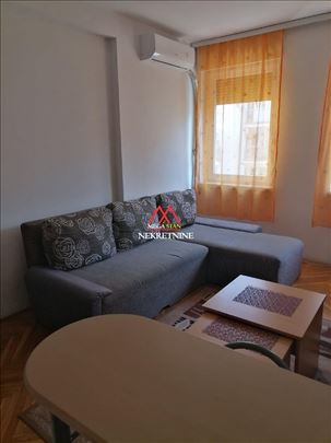 Garsonjera - 24m2 - Bulevar Oslobođenja