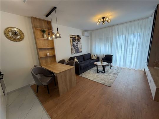 Nov lux stan 45m2 Ledine, neuseljavan