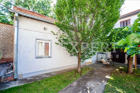 Prizemna kuća u Medoševcu, 147 m2 sa garažom, n