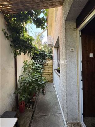 Kuća na prodaju u blizini Bul.kralja Aleksandra