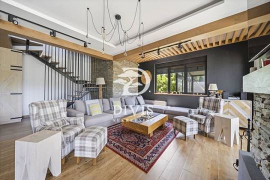 Ekskluzivna vila sa bazenom i saunom, Vrdnik 421m2