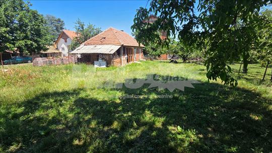 Na prodaju plac u Zucu