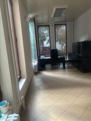 Dedinje,blizinaNeznanog junaka,lokal 48m2plus 29m2