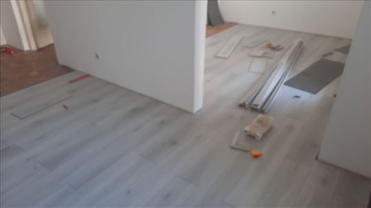 Postavljam sve laminate i lajsne