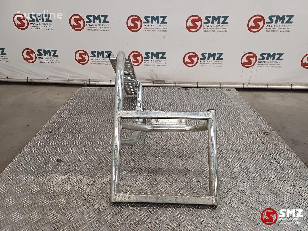 Mercedes-Benz Occ trap batterijbak Mercedes A9605230519 bočna stepenica za tegljača