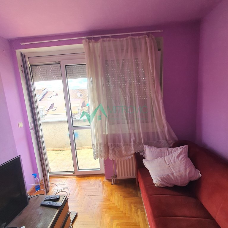 Prodaje se dvosoban stan u Janka Čmelika šifra nekretnine: 1004400).