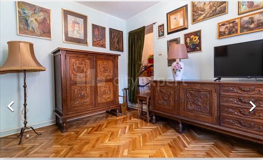 stilski nameštaj, komoda, vitrina