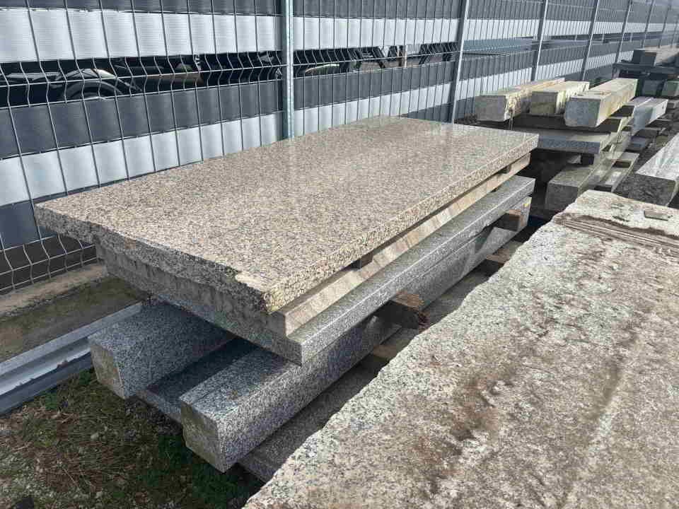Prodajem granitne i mermerne ploce 50 m3