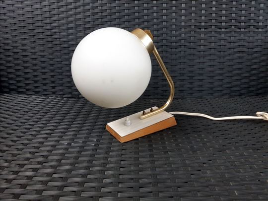 Vintage 60e nocna lampa mesing/drvo/opalina