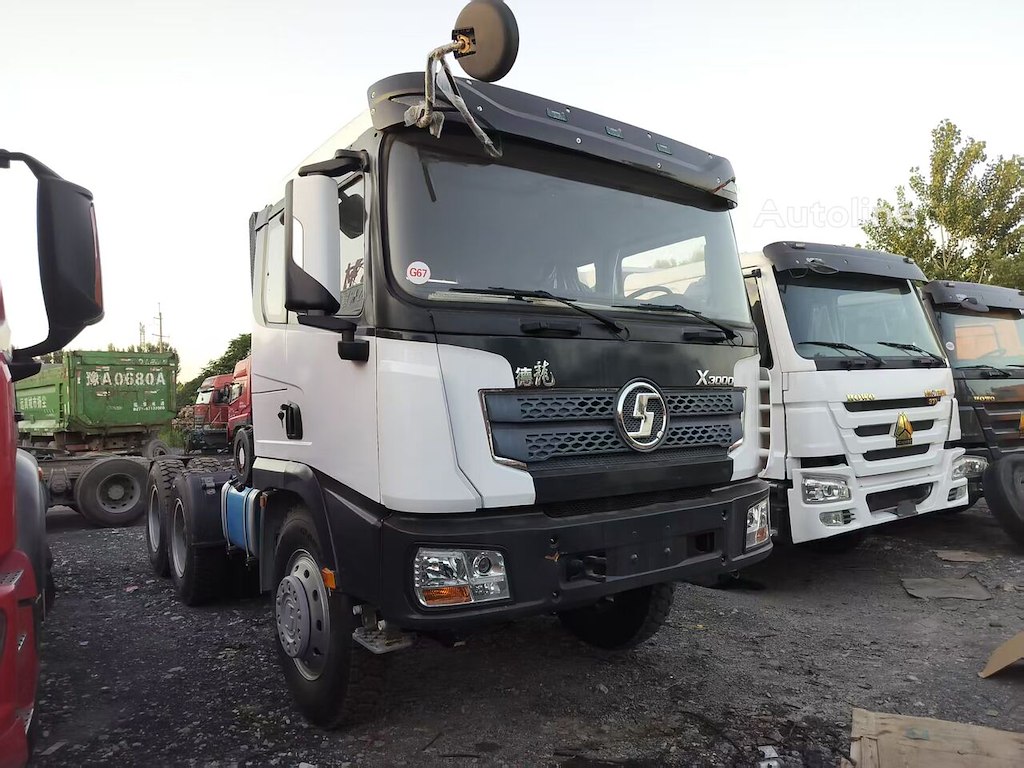 Shacman X3000 tegljač