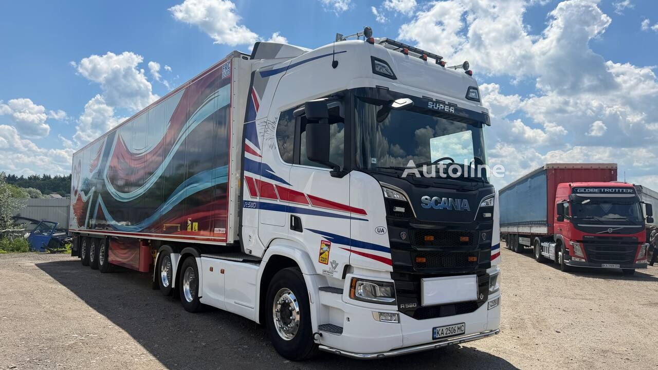 Scania R580 tegljač + poluprikolica hladnjača
