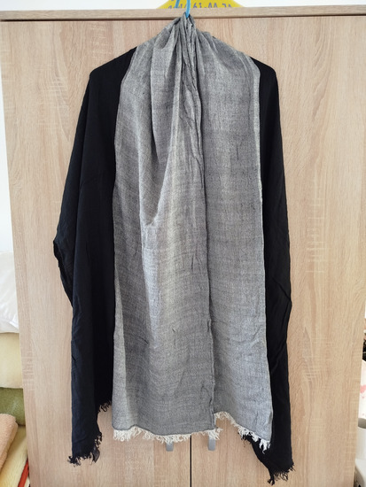 H&M velika esarpa
