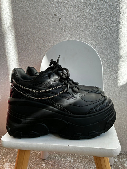 Crne patike na platformu (Bershka, 38 / 24.5cm)