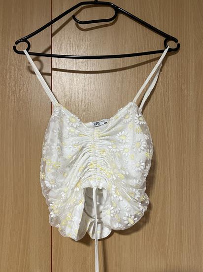 Zara top sa cvetićima